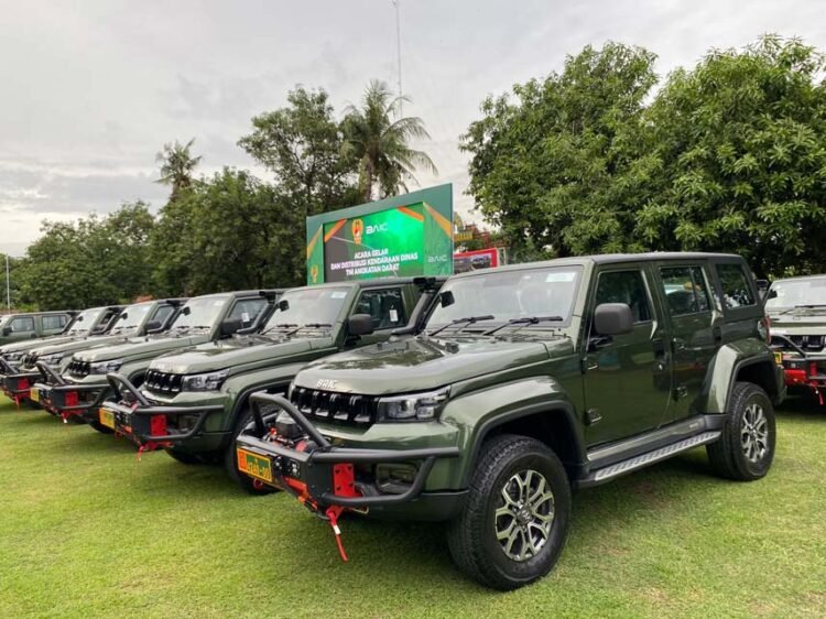 TNI AD Gunakan BAIC BJ40 Plus - Otobisnis.id